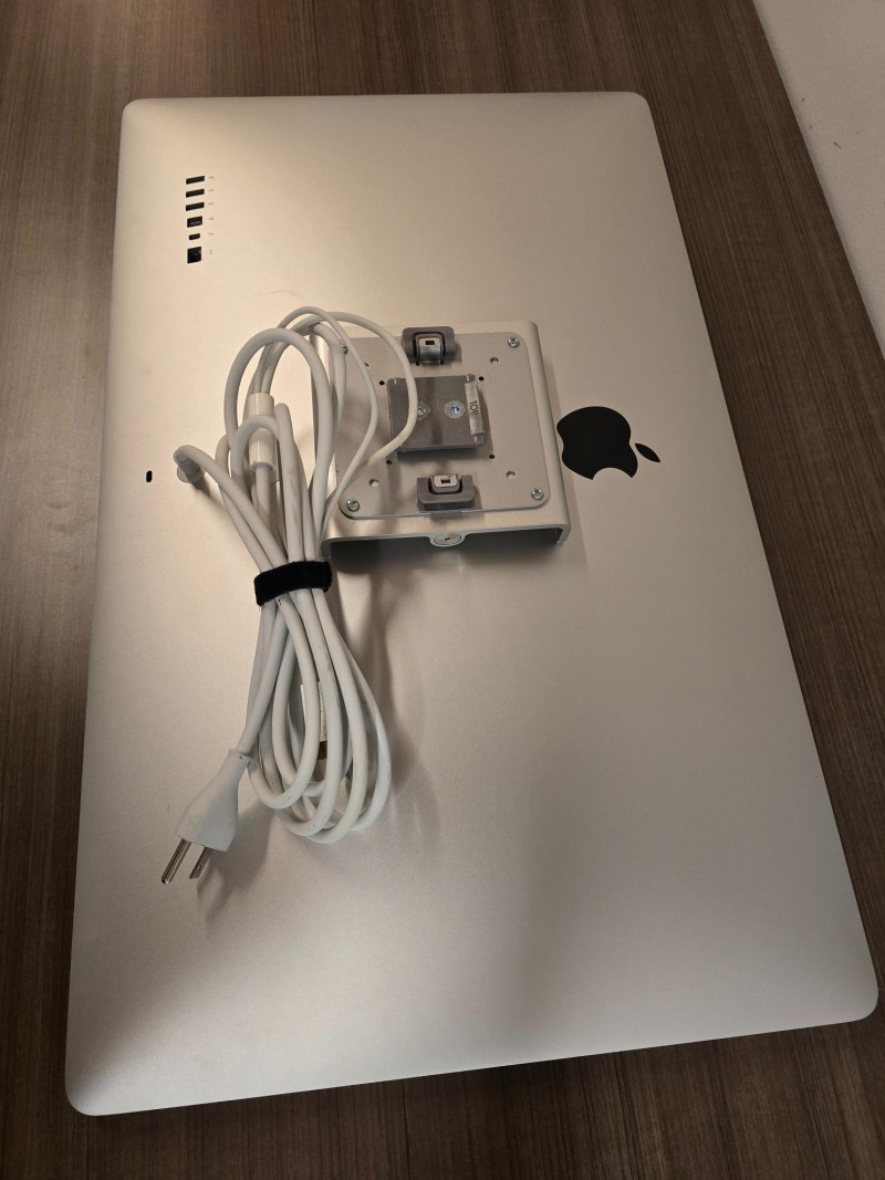 Lot # 62 - Apple 27" Thunderbolt Display w/ VESA Quick Release, Arm ...