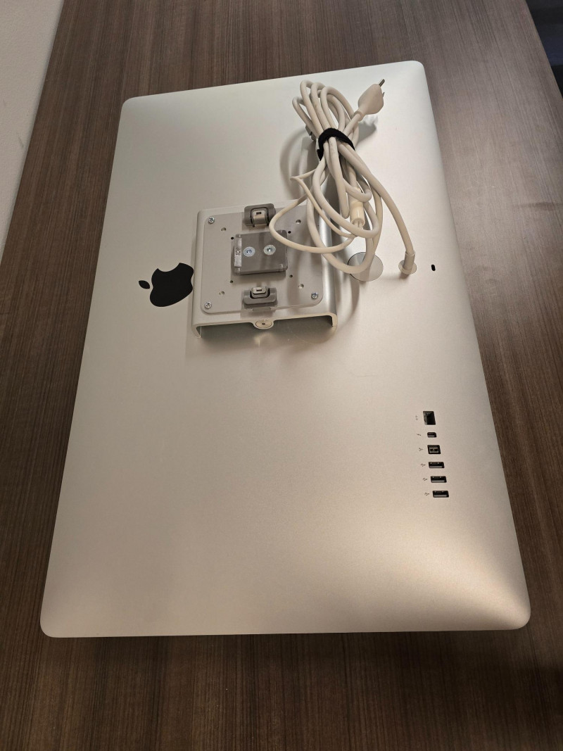 Lot # 62 - Apple 27" Thunderbolt Display w/ VESA Quick Release, Arm ...