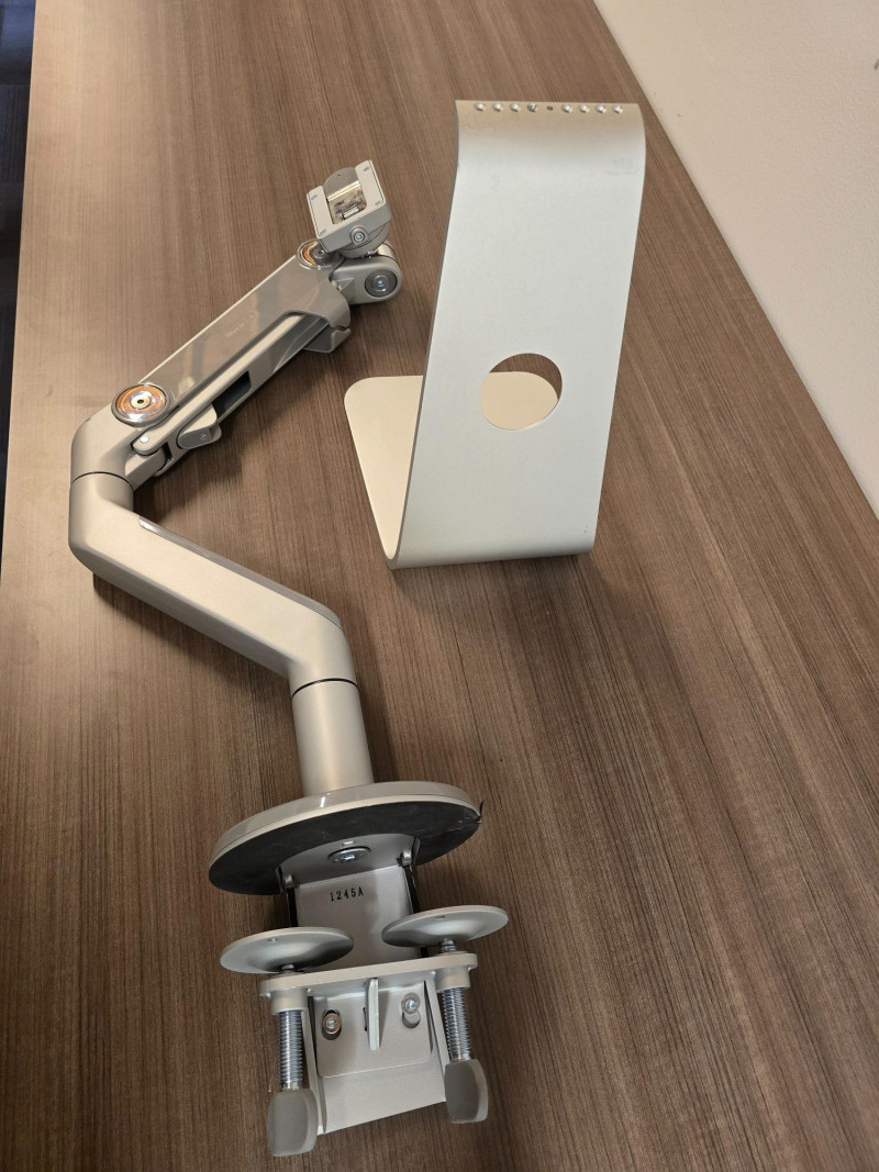 Lot # 62 - Apple 27" Thunderbolt Display w/ VESA Quick Release, Arm ...